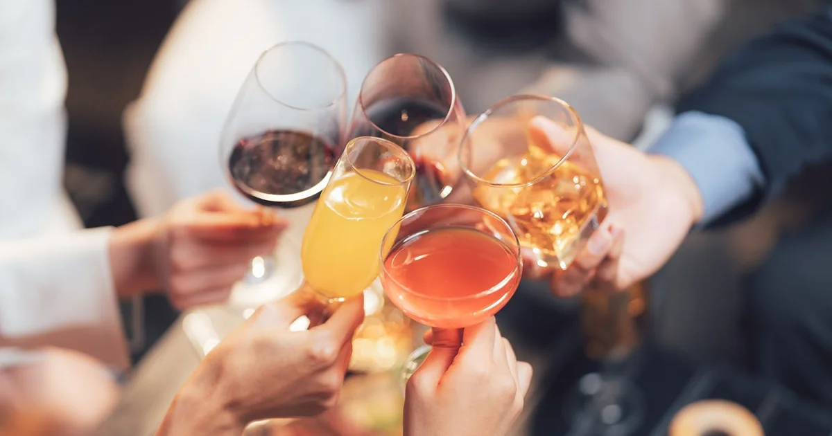 Iconic Views, Signature Sips: Cocktail Party Trends for Loop-Based ...